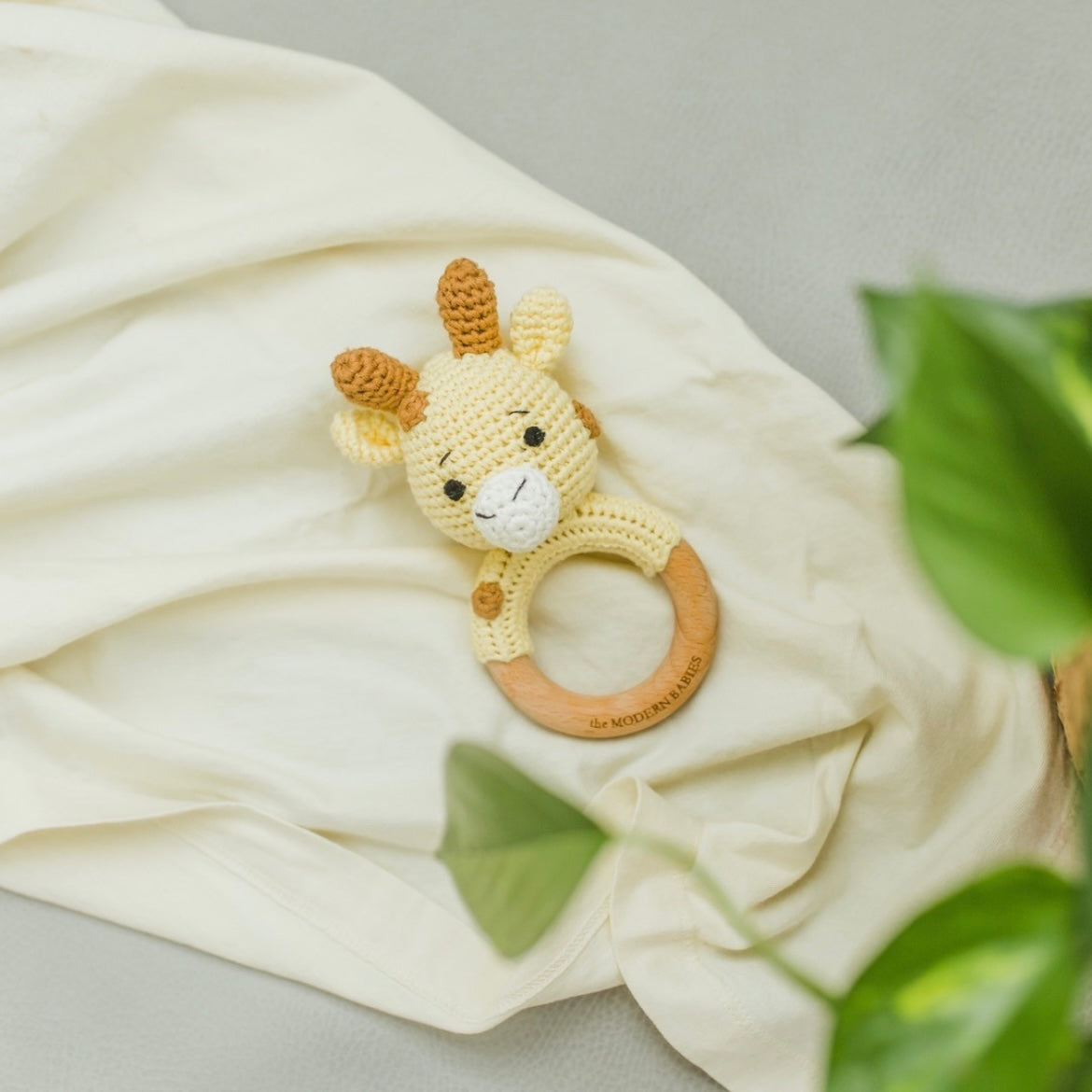 Crochet Baby Rattle - Giraffe Rattle | The Modern Babies – Peanut and Posie